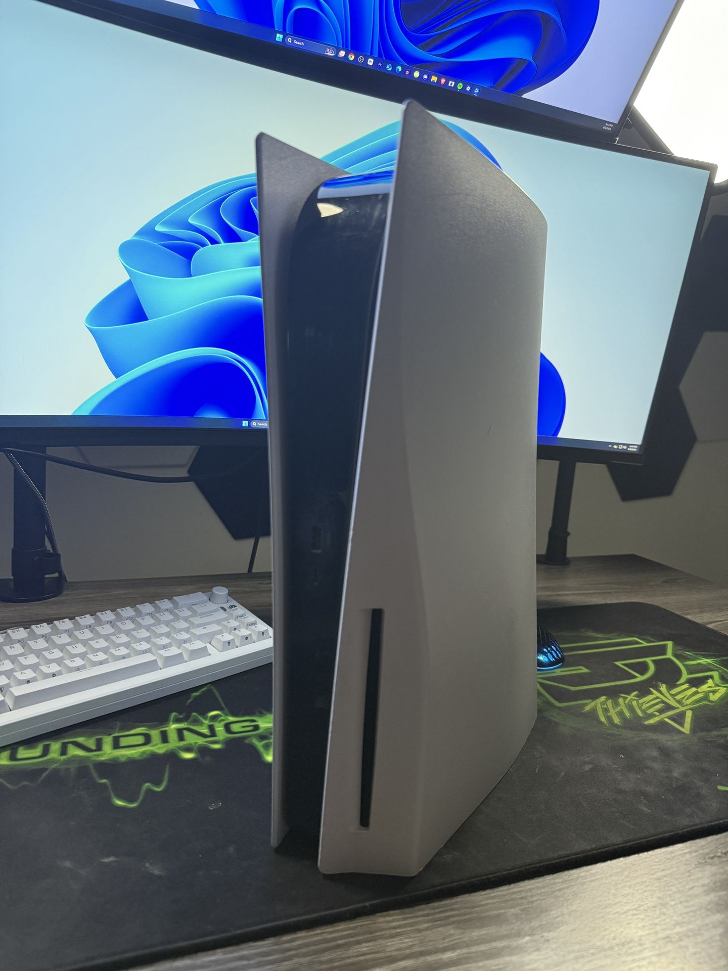 Used PS5 With Controller for Sale in Miramar, FL - OfferUp