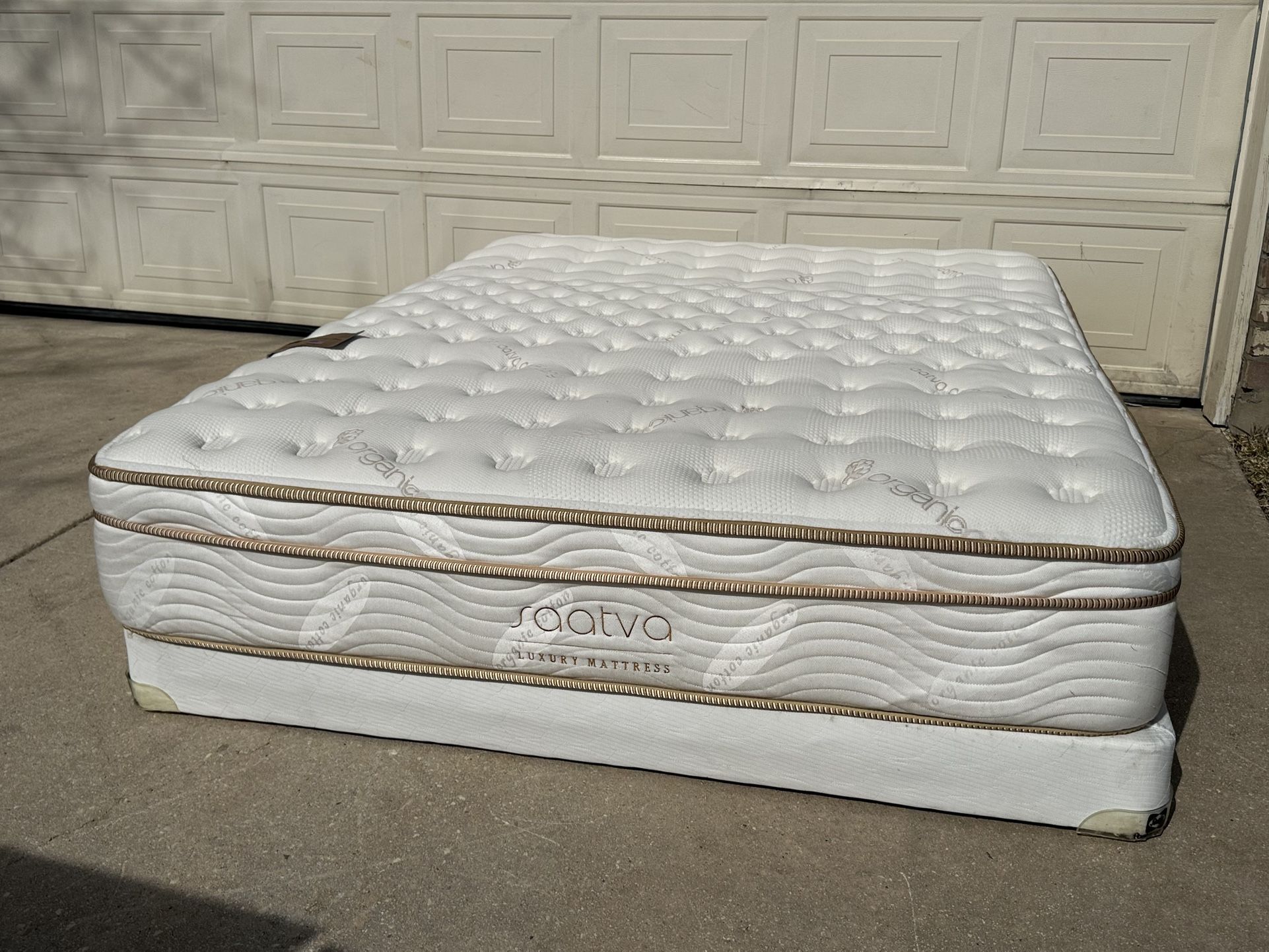 Saatva Queen Pillow Top Mattress And Box Spring for Sale in San Antonio ...