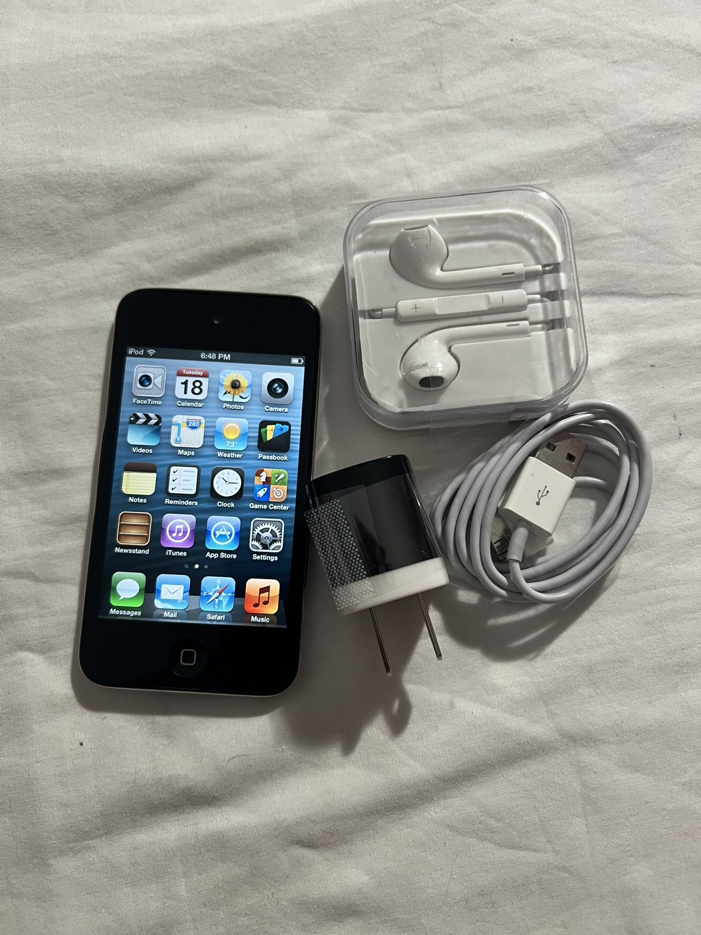 Apple iPod Touch 4th Generation 32gb Black for Sale in Pompano Beach ...