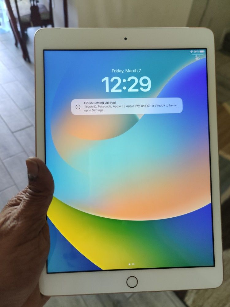 Apple iPad 8th Gen 10.2" 32GB Storage WiFi & Cellular. Good Condition ...
