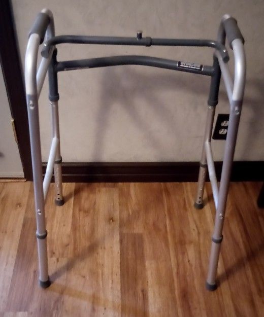 Invacare Folding Walker for Sale in Albuquerque, NM - OfferUp