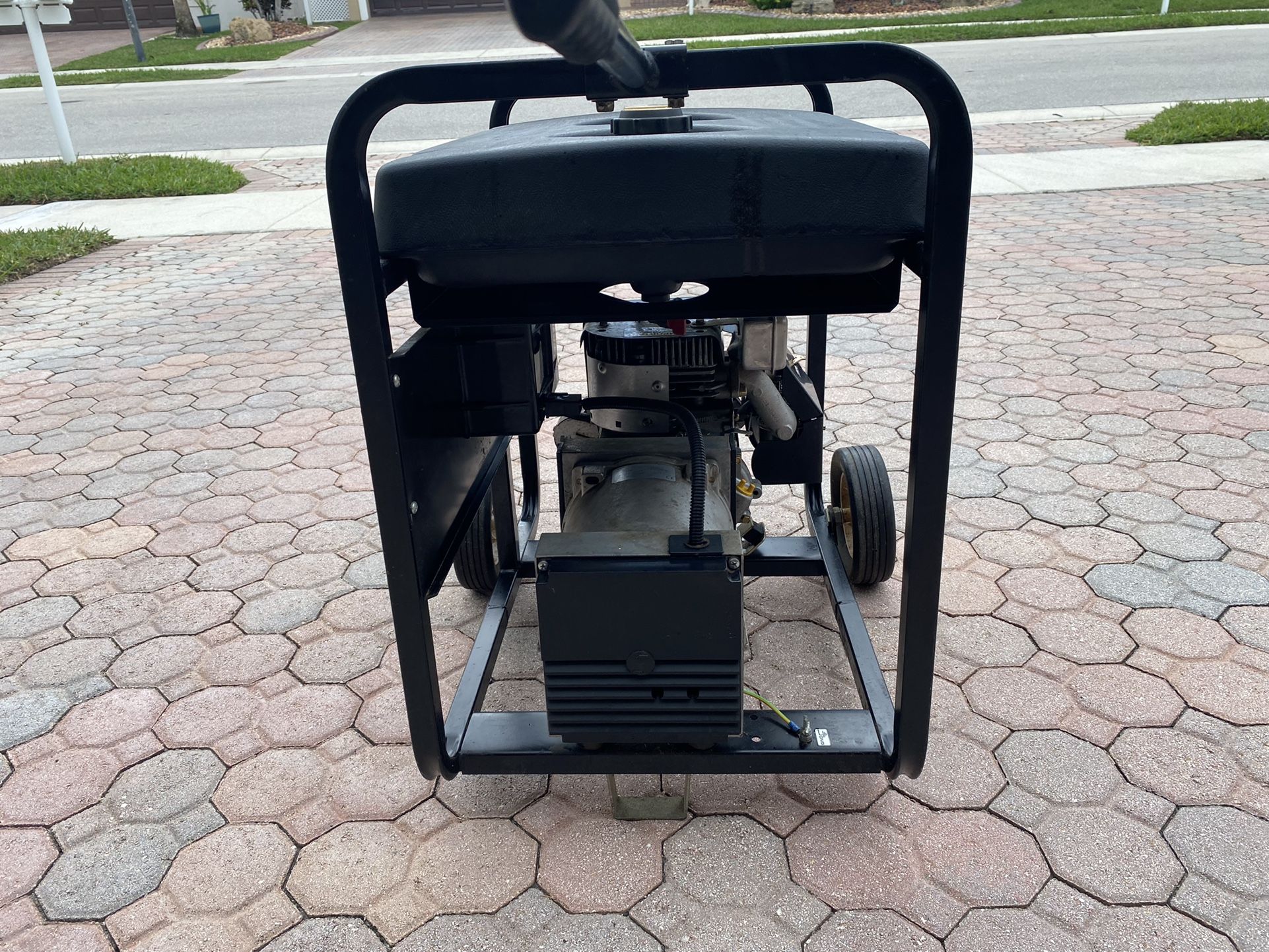 GENERAC 6250 GAS GENERATOR for Sale in Pompano Beach, FL - OfferUp