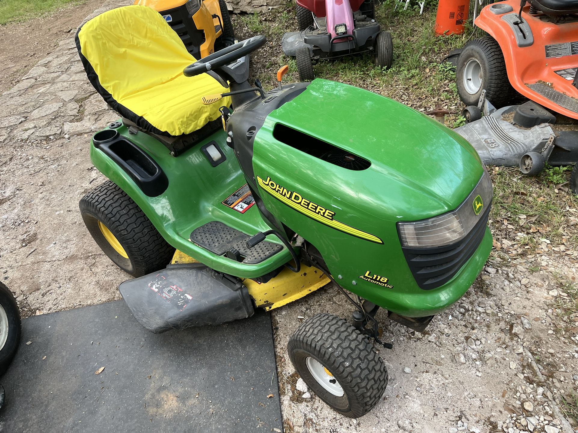John Deere L118 42” Riding Lawn Mower 22hp Low Hours for Sale in Austin ...