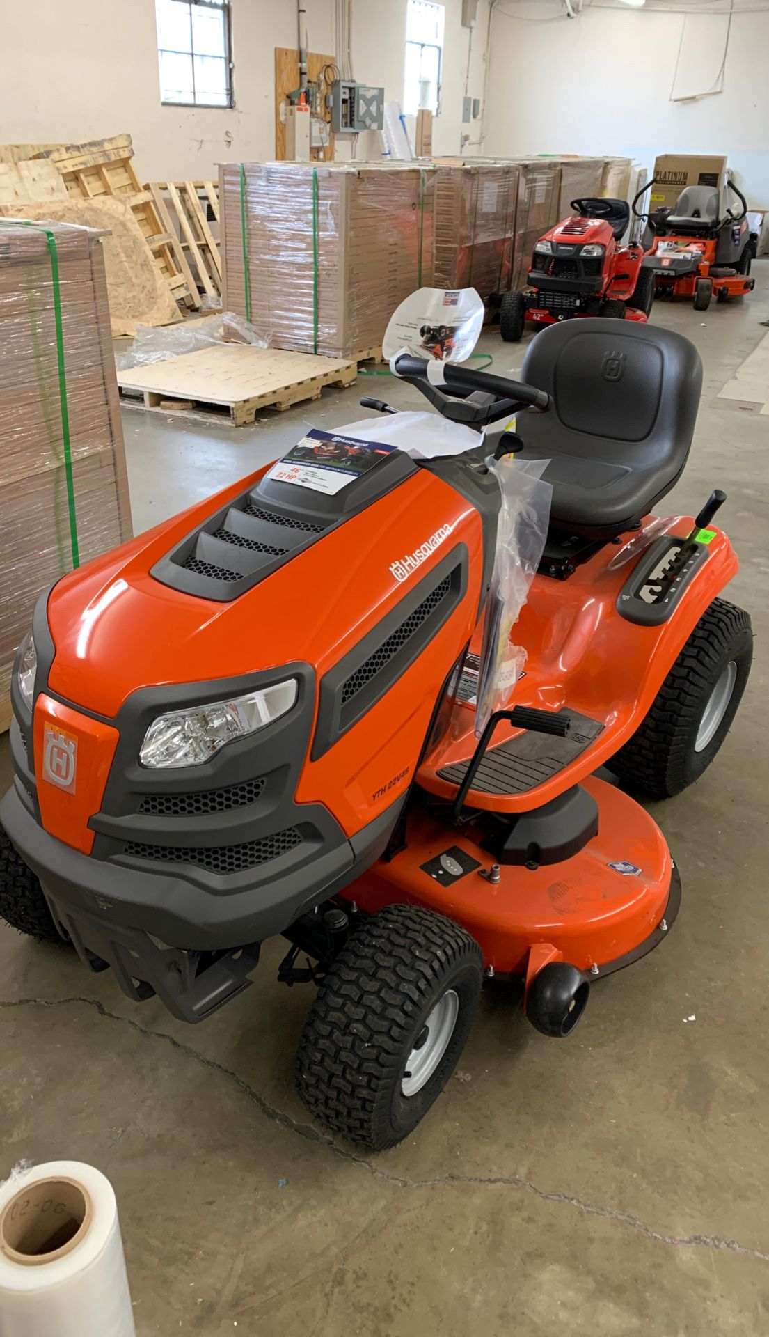 Brand new HUSQVARNA Ride On Lawn Mower!! YTH22V46 tractor lawn mower ...
