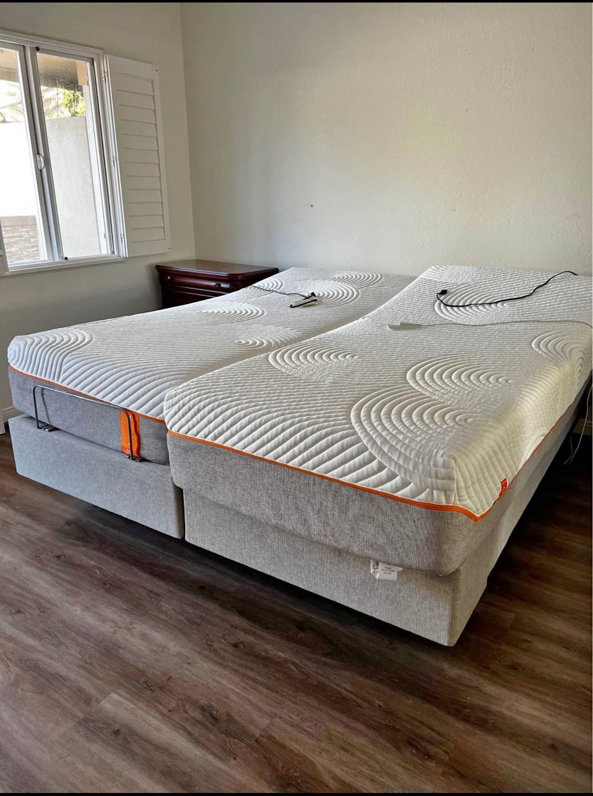 King Split Twin Tempur-Pedic Adjustable Bed Elite Temperpedic for Sale ...
