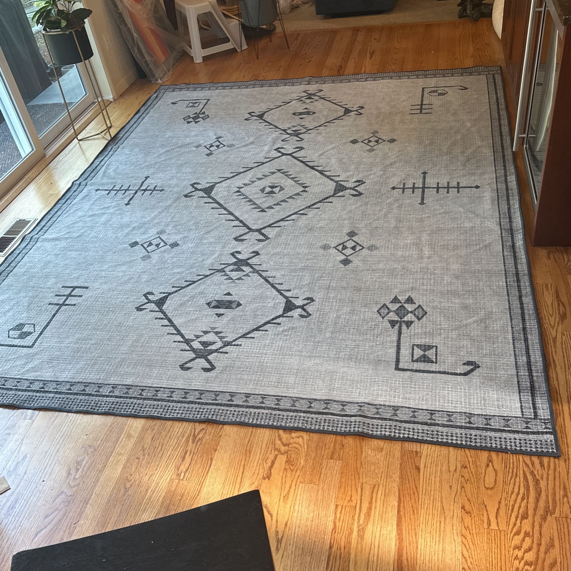 Ruggable Rug Approximately 8x10 for Sale in Bothell, WA - OfferUp