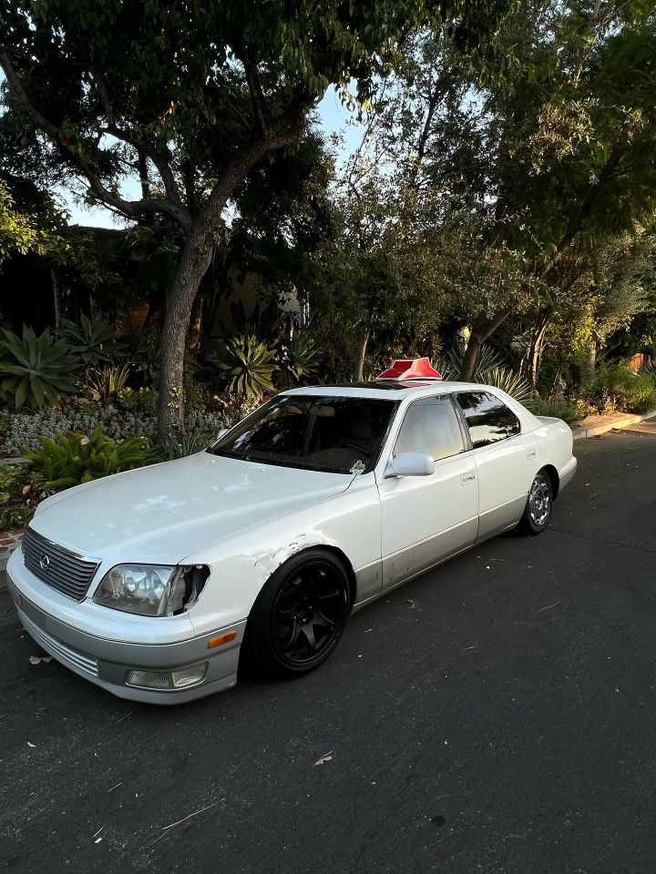 1998 LEXUS LS400 for Sale in Los Angeles, CA - OfferUp