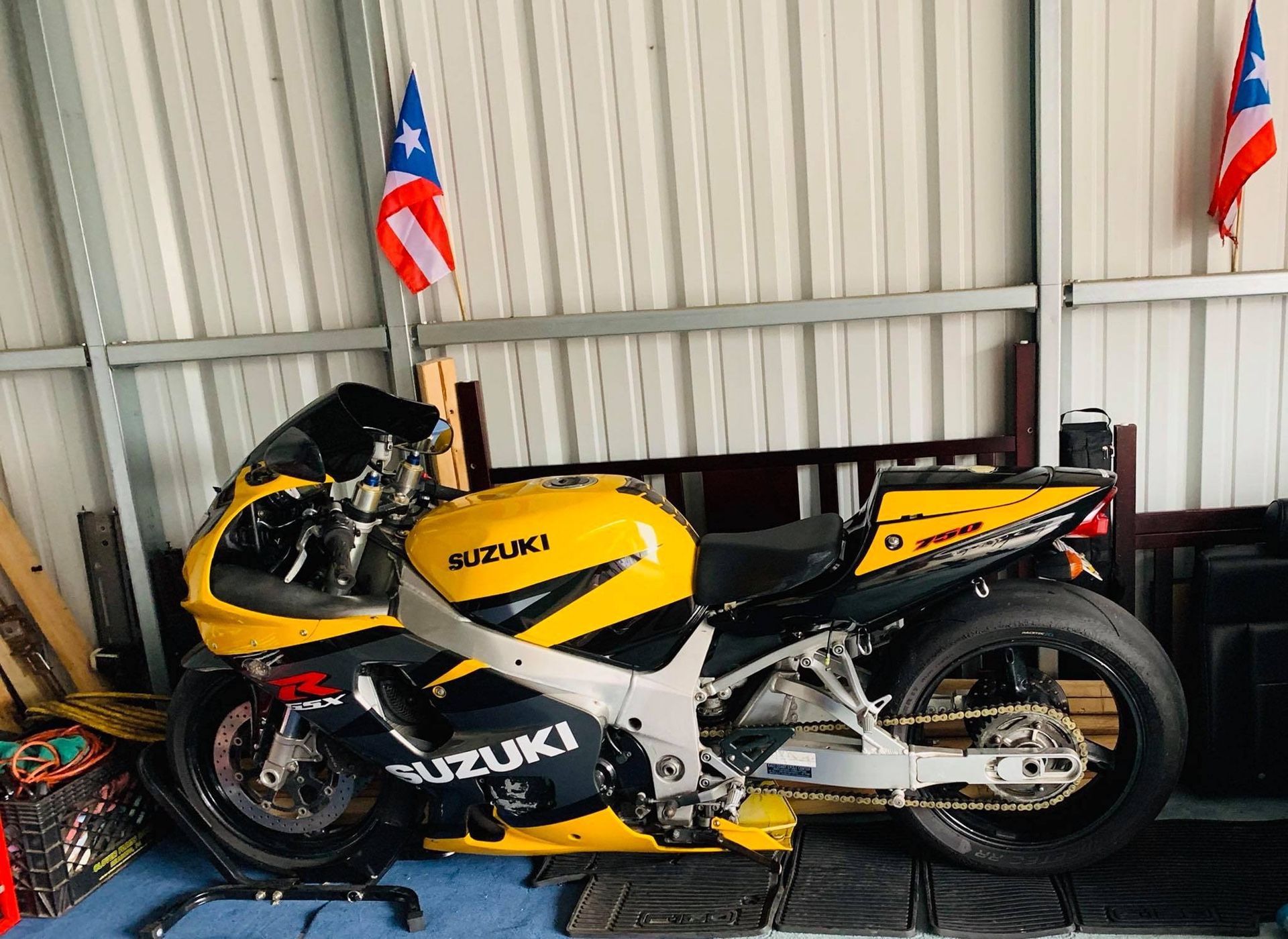 2000 Suzuki gsxr 750 for Sale in Philadelphia, PA - OfferUp