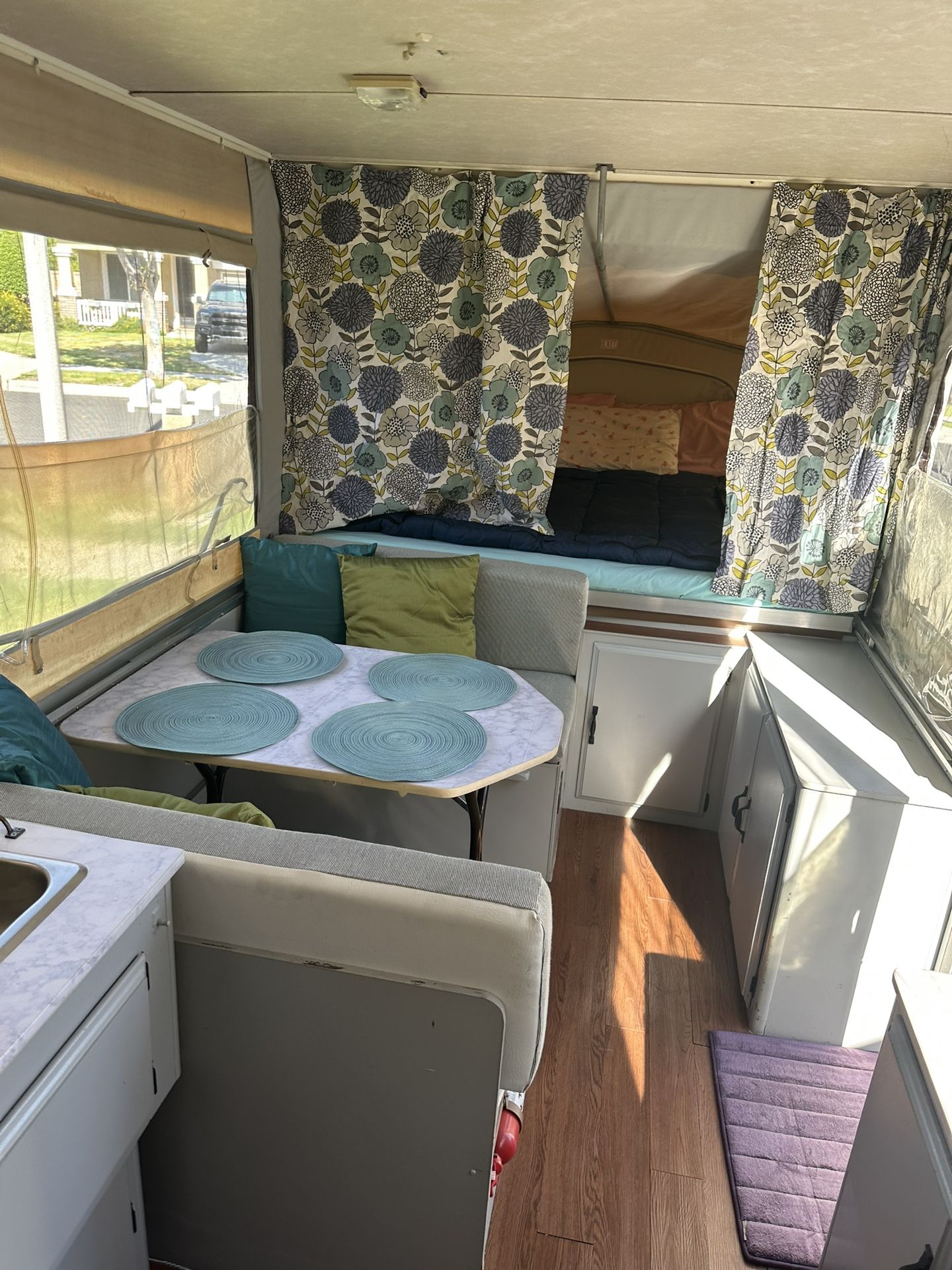 Viking Vi230 Pop Up trailer for Sale in Montclair, CA - OfferUp
