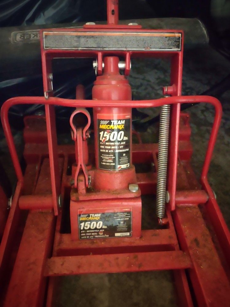 Team Mechanix 1500lb Motorcycle or ATV Jack for Sale in Edgewood, WA ...