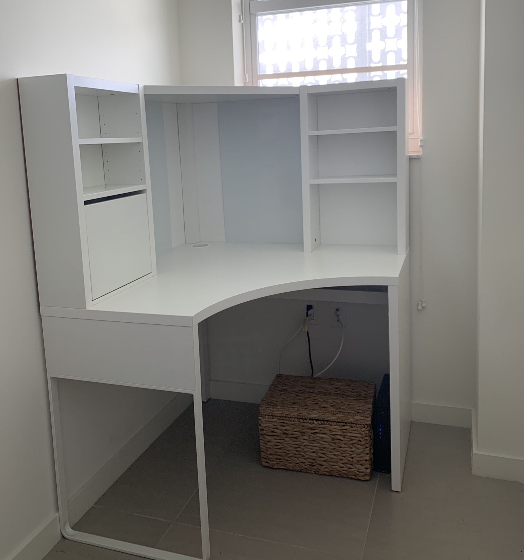 IKEA MICKE Corner Desk/Workstation White 39 3/8x55 7/8 for Sale in ...