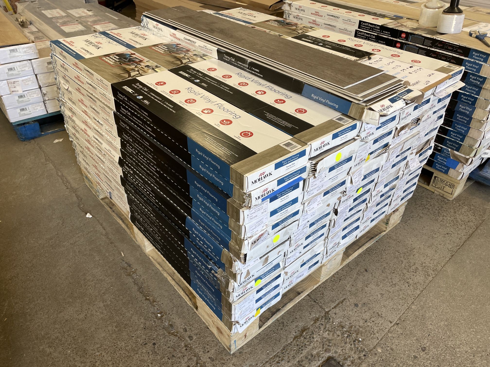 1,107 Sf Torrey Oak Waterproof Mohawk LVP Flooring for Sale in ...