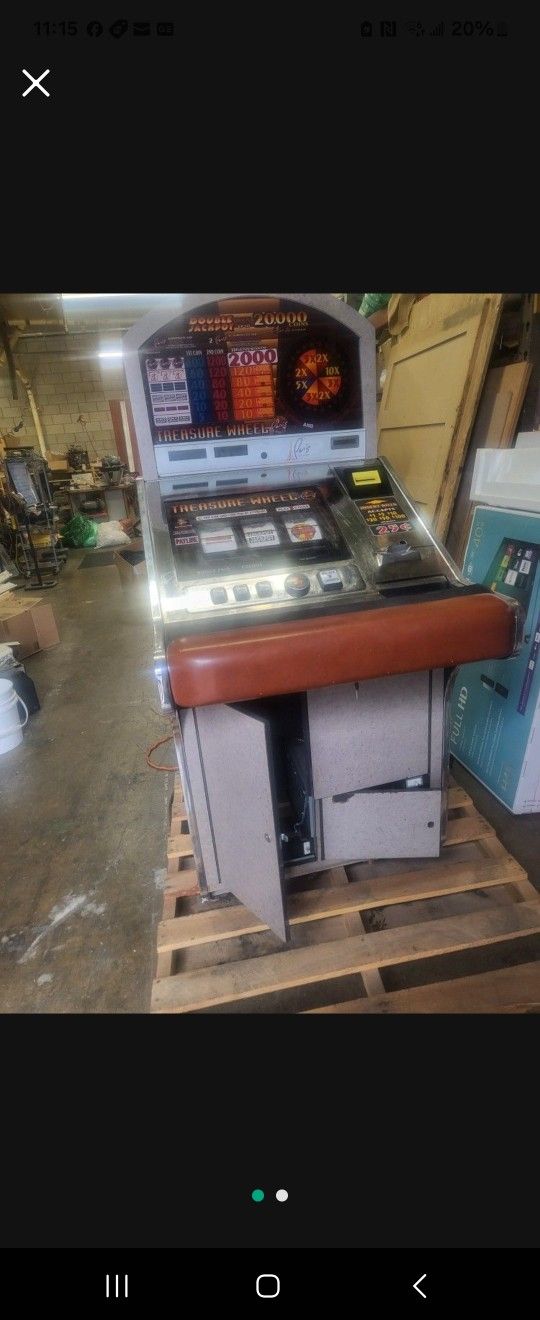 Casino Style Slot Machine for Sale in Montclair, CA - OfferUp