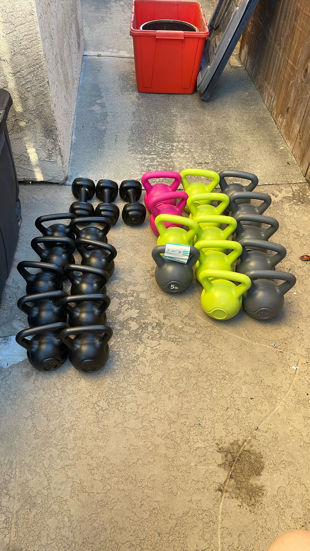 Kettlebells 5lb and 3lb for Sale in San Diego, CA - OfferUp