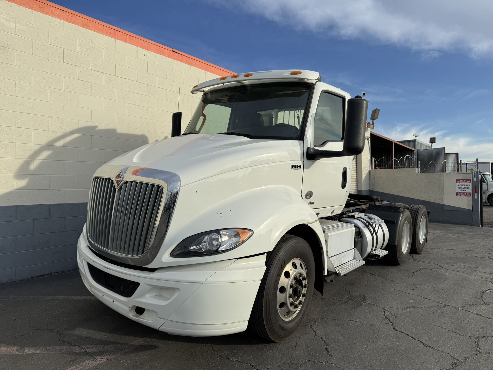 2019 International LT for Sale in Rancho Cucamonga, CA - OfferUp