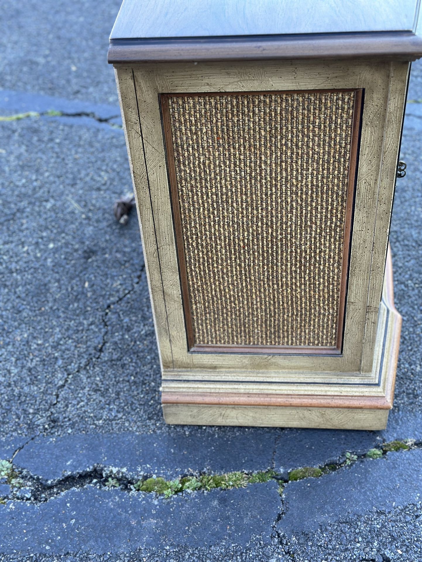 Gorgeous 1975 Venetian Stereo Console - Magnavox - Console Table ...