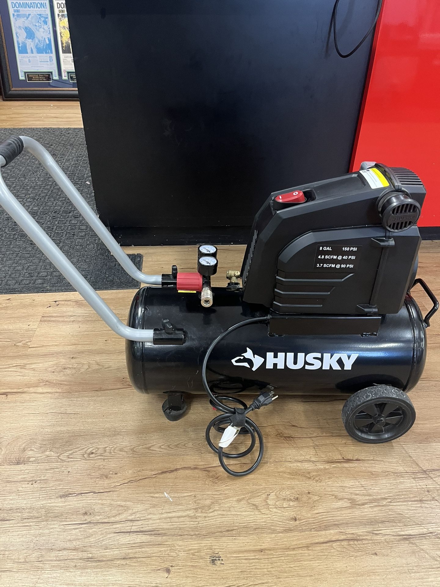 Husky Air Compressor 176621 for Sale in Federal Way, WA - OfferUp