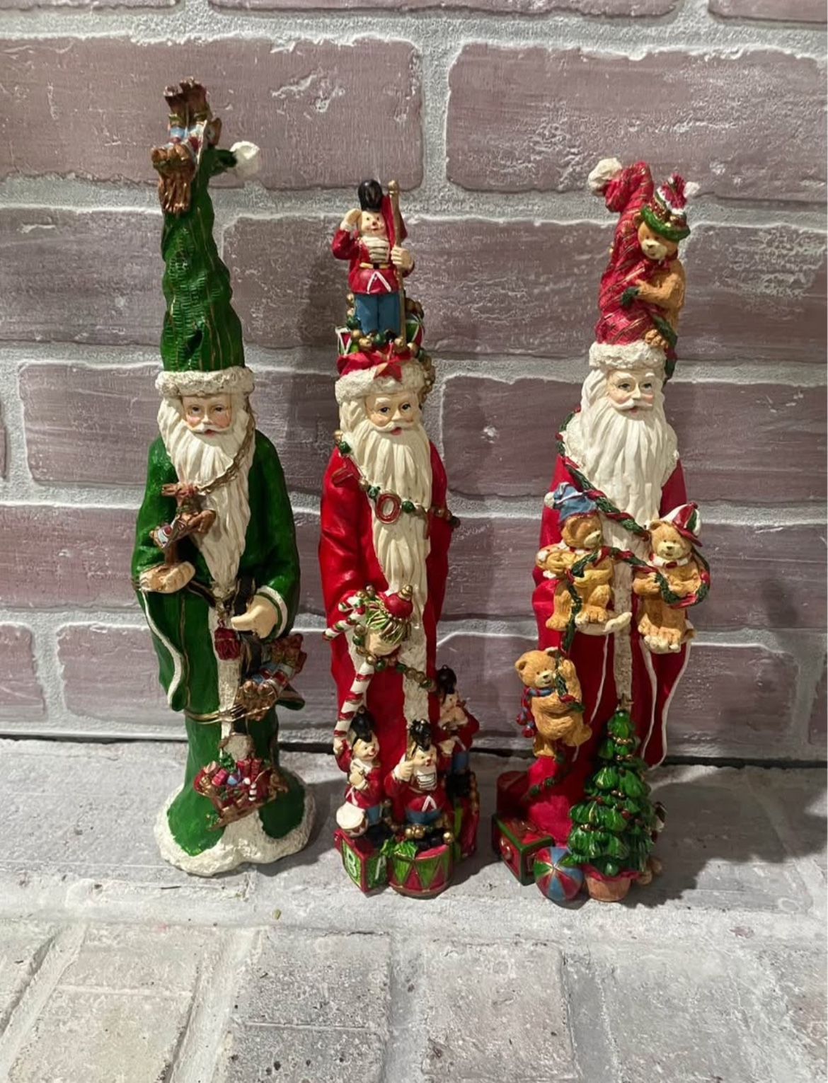 Vintage Tall Skinny Santa Figurine Set for Sale in Acworth, GA - OfferUp