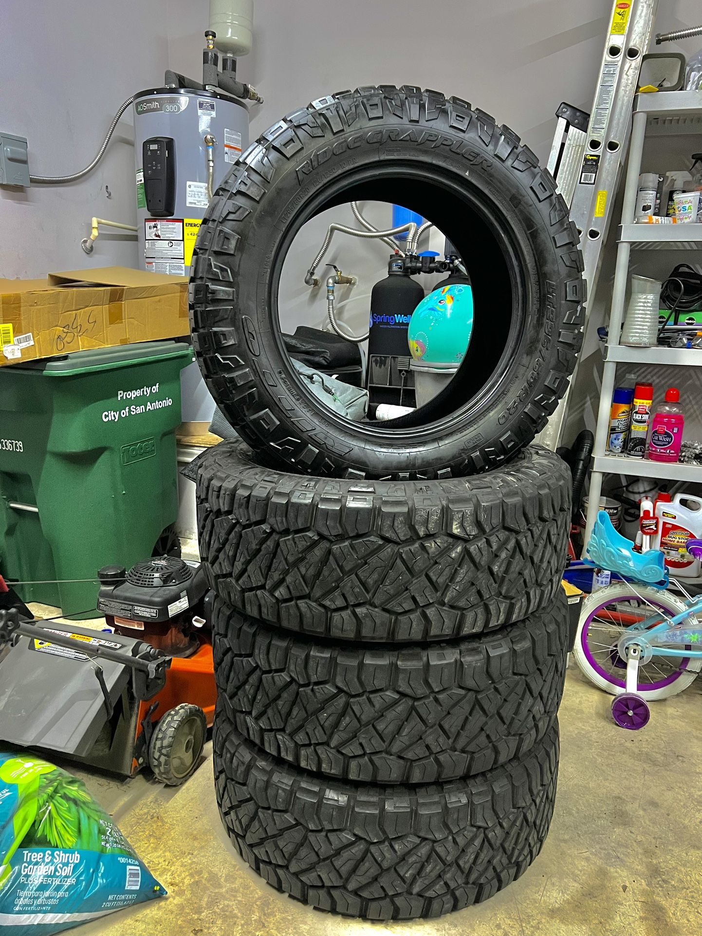New Nitto 295/60/20 Ridge Grapplers for Sale in San Antonio, TX - OfferUp