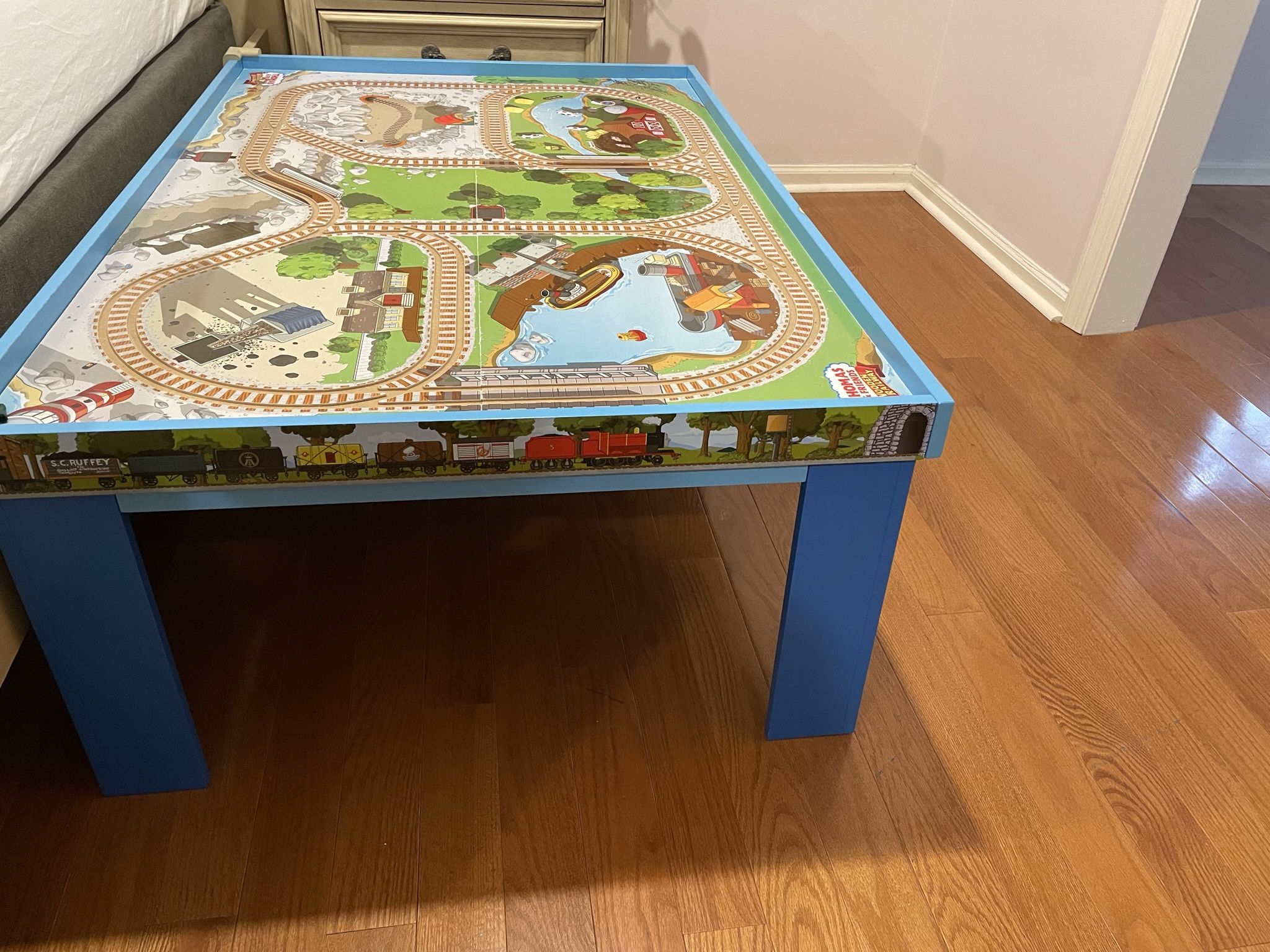Thomas and Friends Wooden Railway Toy Train Table for Sale in Scarsdale ...