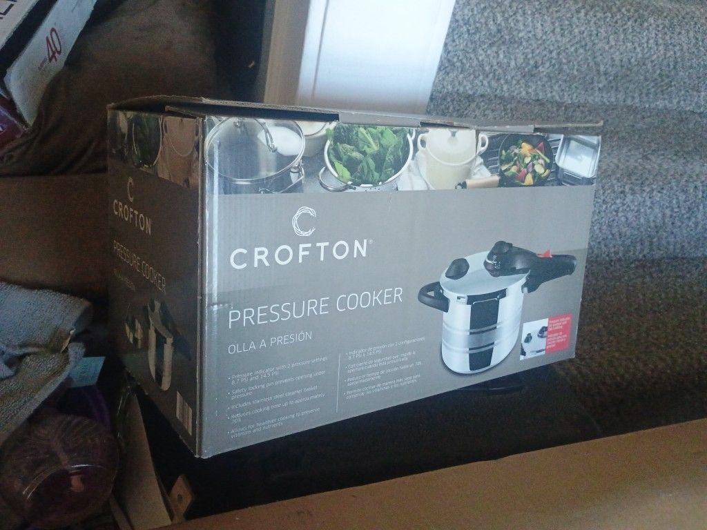 C Crofton Pressure Cooker for Sale in Raytown, MO - OfferUp
