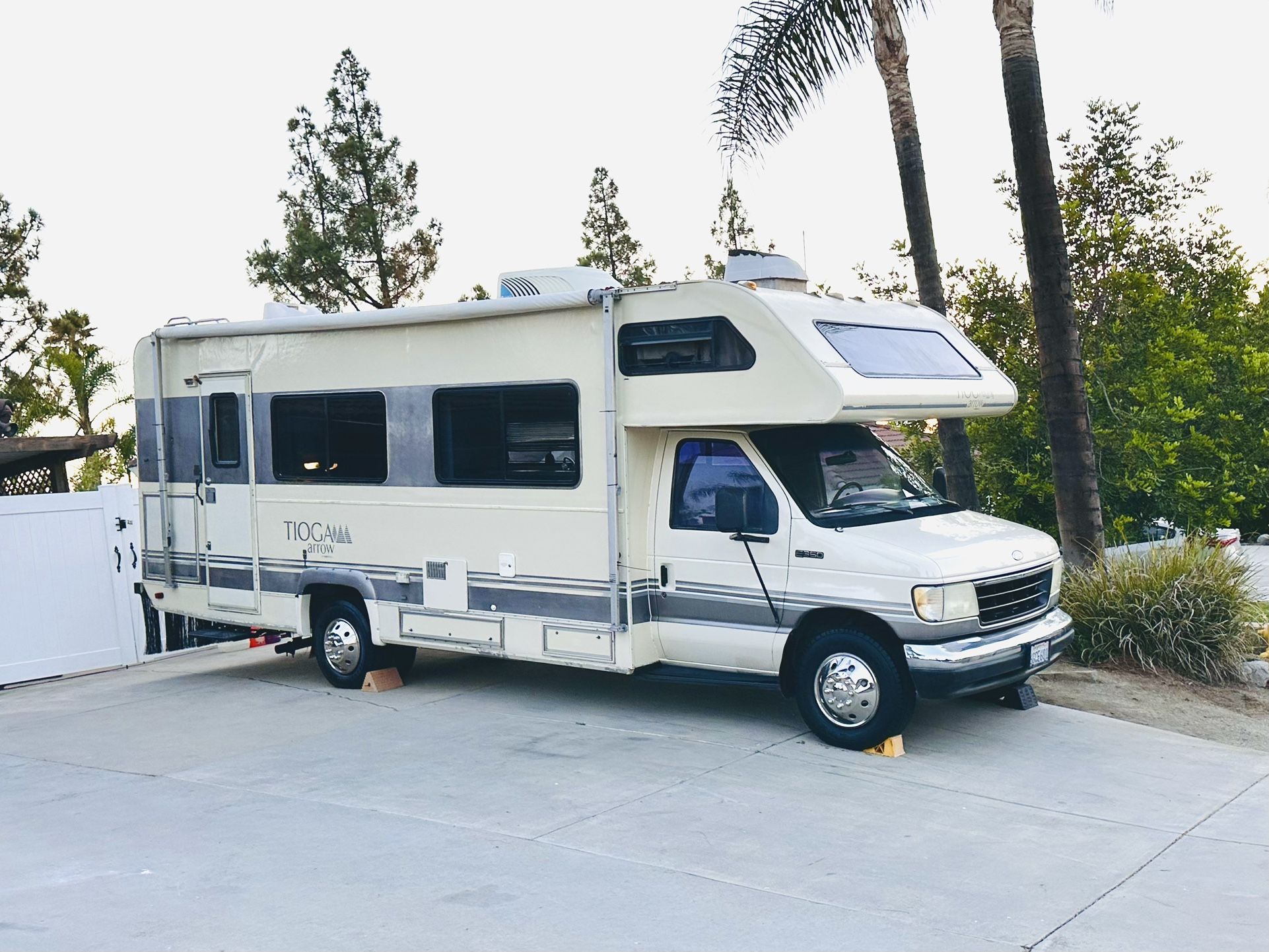 93 Ford E-350 Tioga Arrow, By Fleetwood Class-C Motorhome… 22’Ft ...