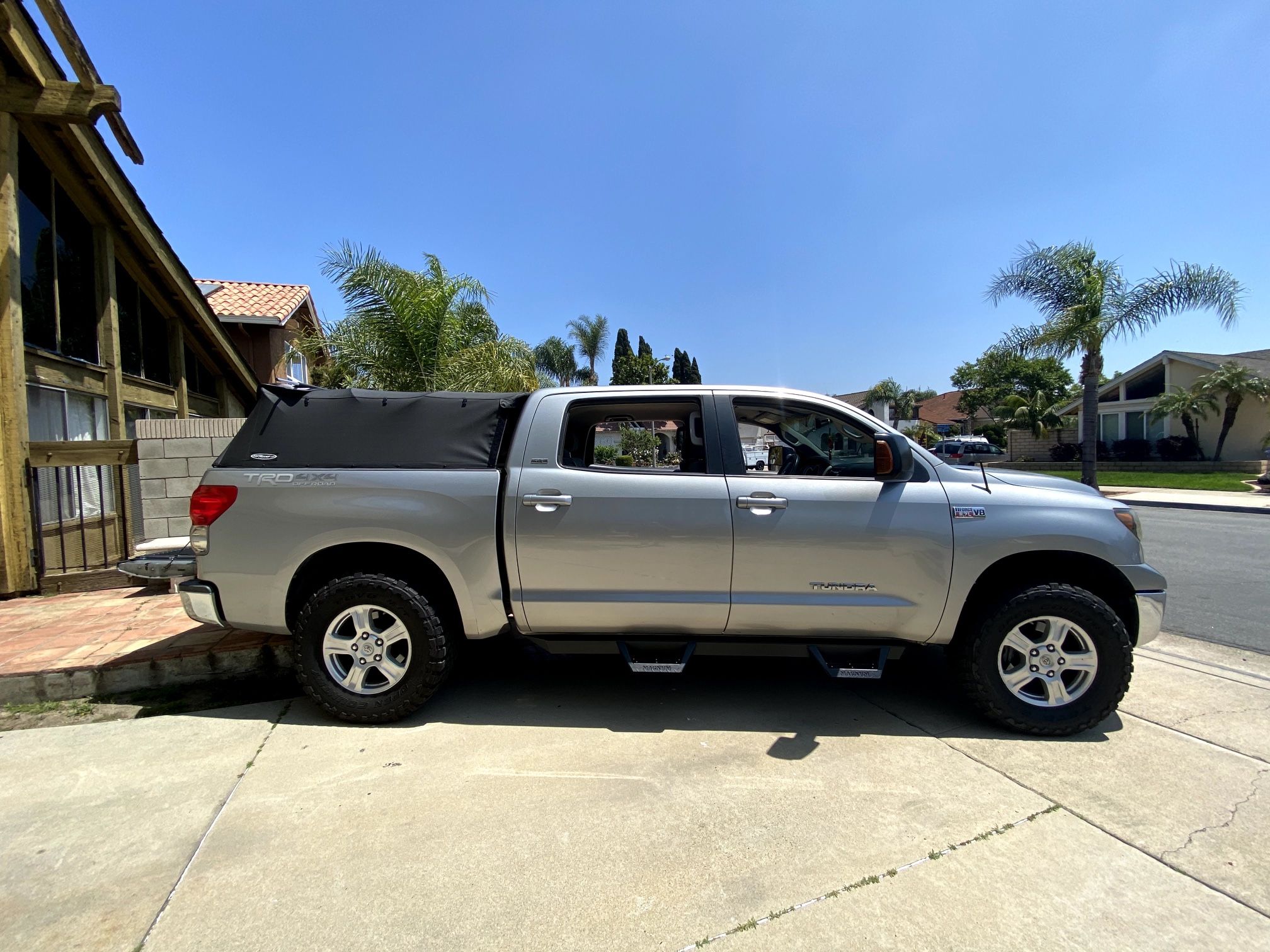 Toyota Tundra 5.5’ Softopper for Sale in Garden Grove, CA - OfferUp