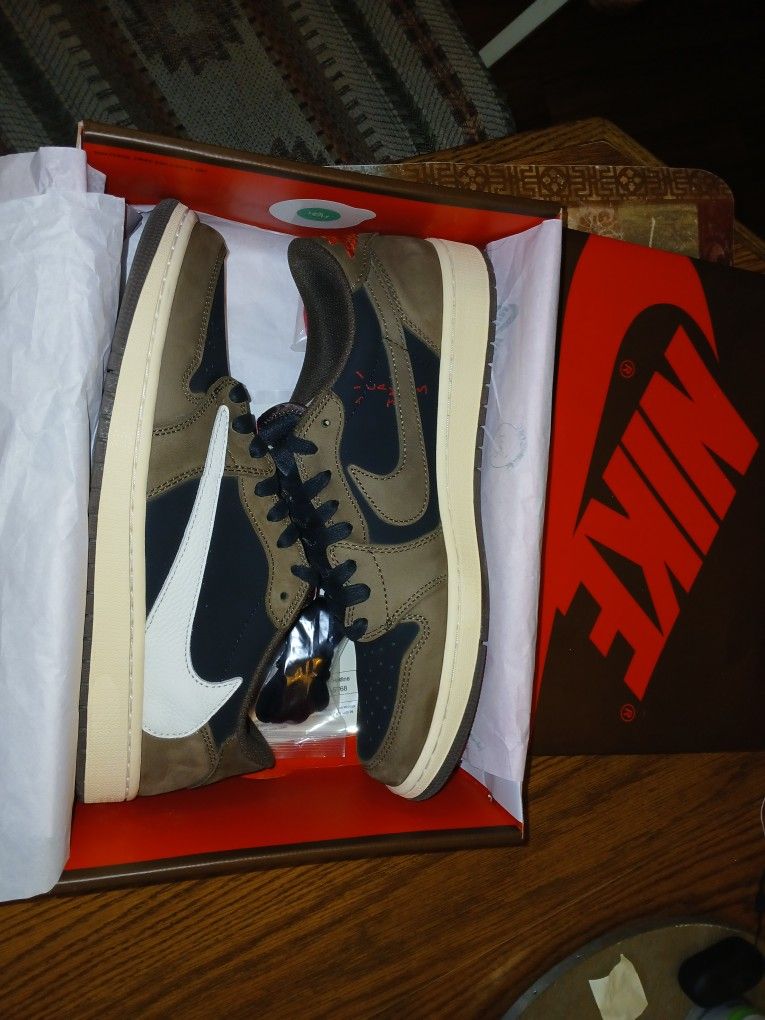 Travis Scott X Jordan 1 Low for Sale in Phoenix, AZ - OfferUp