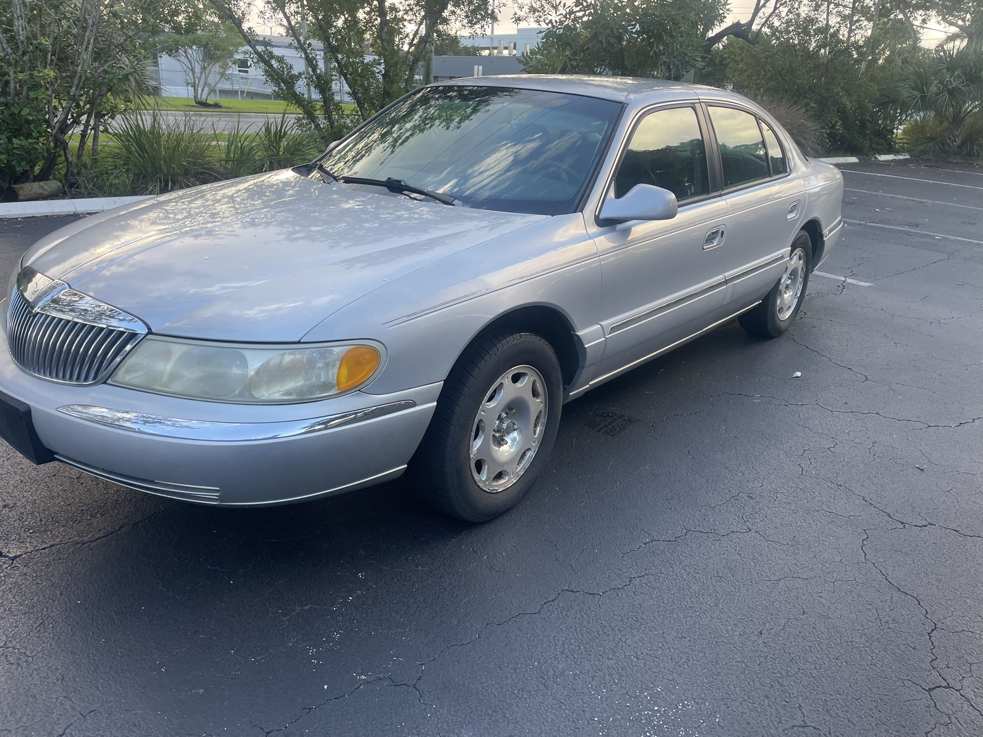 1999 Lincoln Continental for Sale in Oakland Park, FL - OfferUp