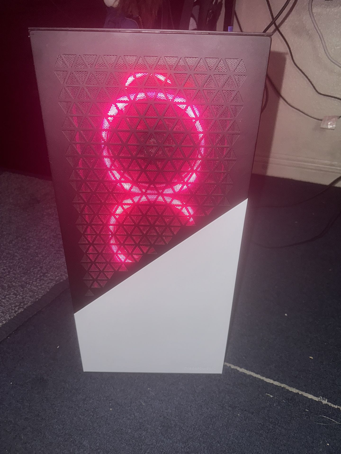 CyberPower Gaming PC + Gaming Keyboard and Mouse (READ DESCRIPTION ...