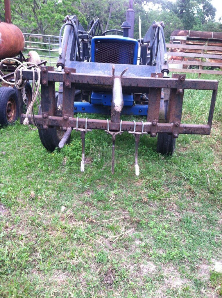 Ford 4600 tractor-front end loader for Sale in Navasota, TX - OfferUp