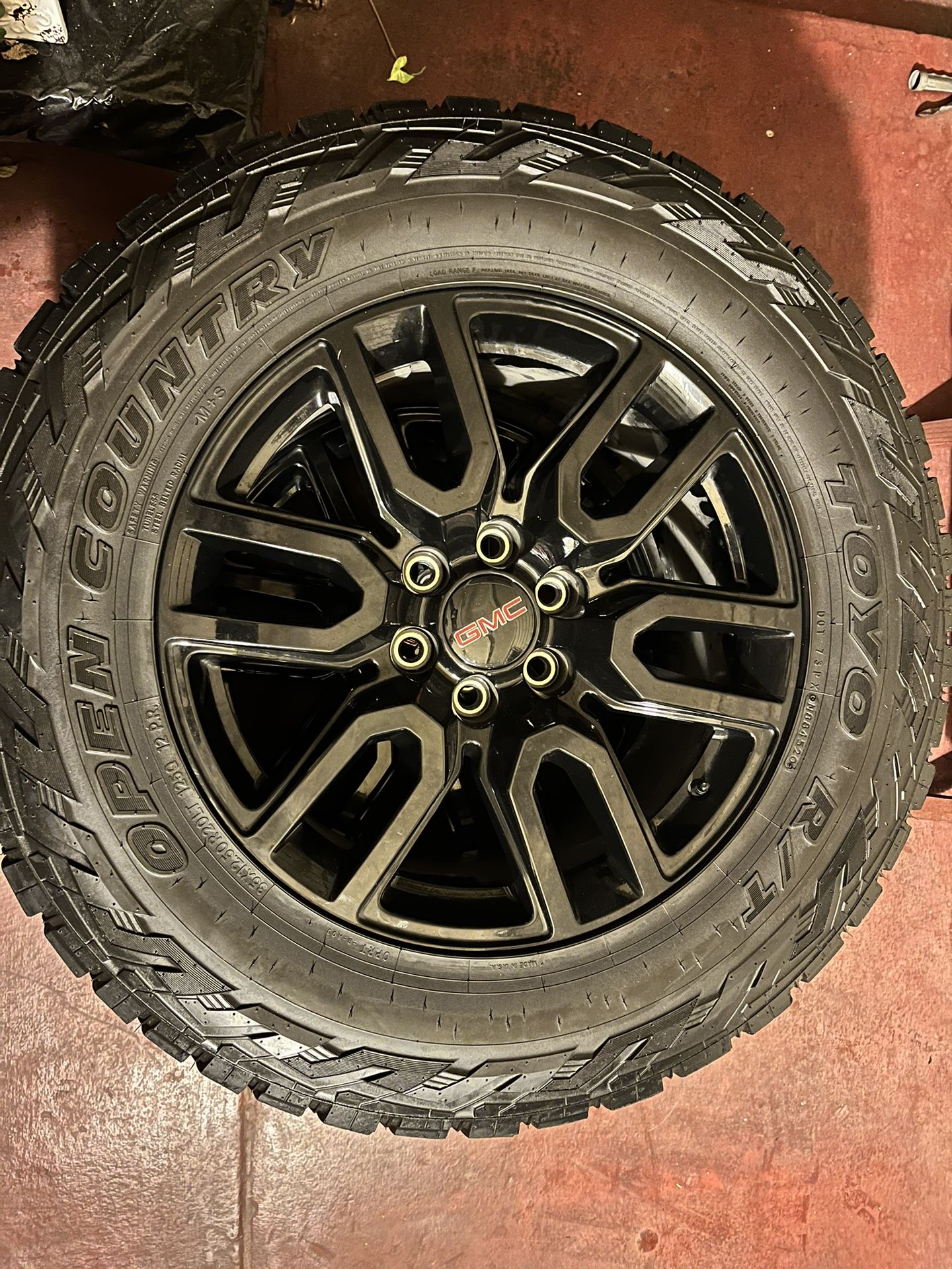 2023 GMC SIERRA ELEVATION 20” OEM WHEELS WITH 35” TOYO $1000 OBO for ...