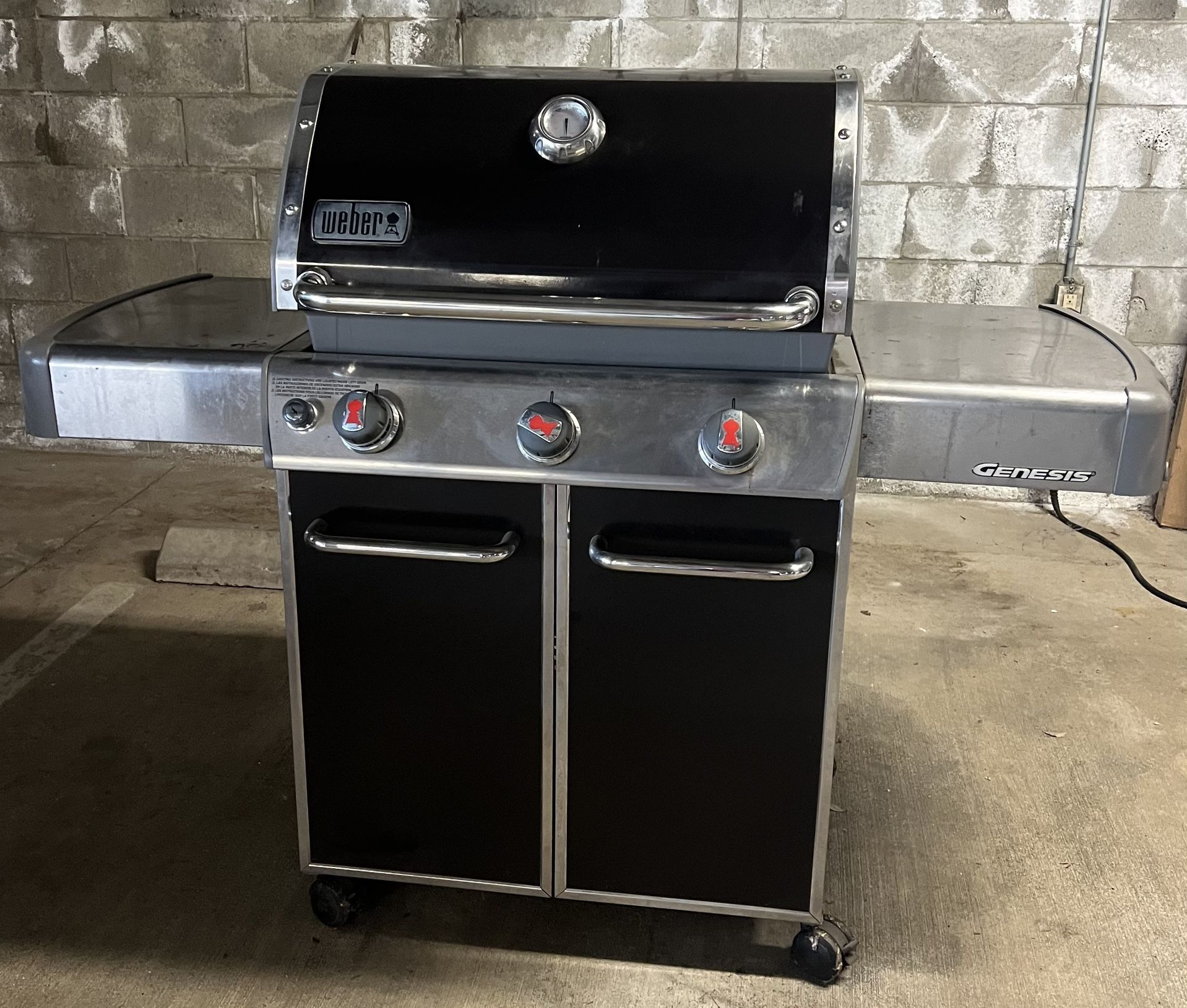WEBER 3 Burner Gas Grill Free Propane Tank for Sale in Burbank, CA ...