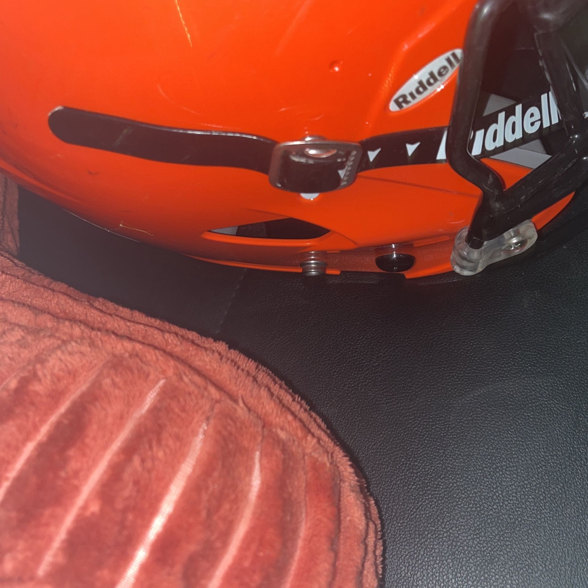 RIDDLE 2023 HELMET YOUTH LAGE for Sale in Franklin Square, NY - OfferUp