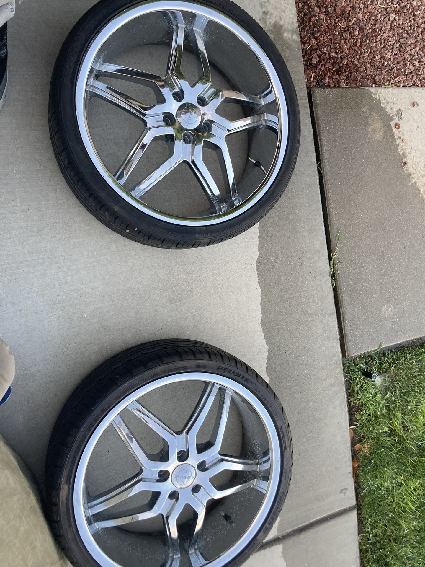 22 Inch Tire And Rim $800 for Sale in Fontana, CA - OfferUp