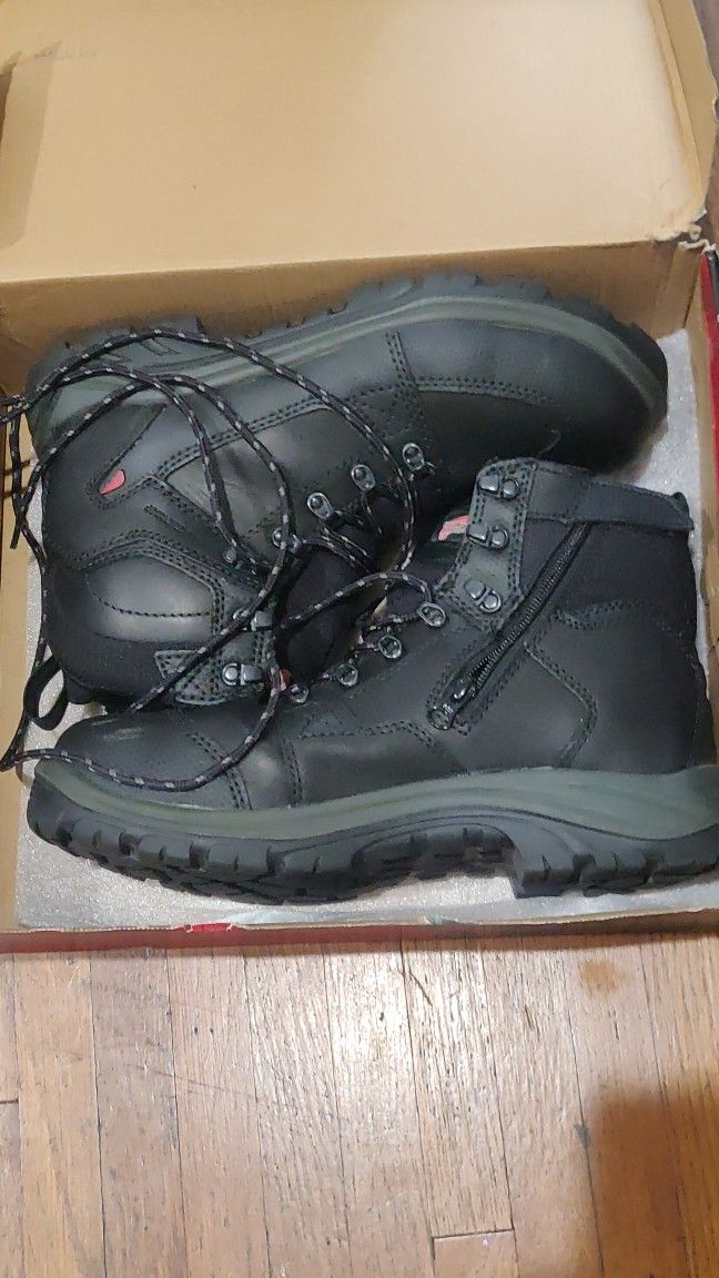 Red Wing Work boots for Sale in Huntington Park, CA - OfferUp