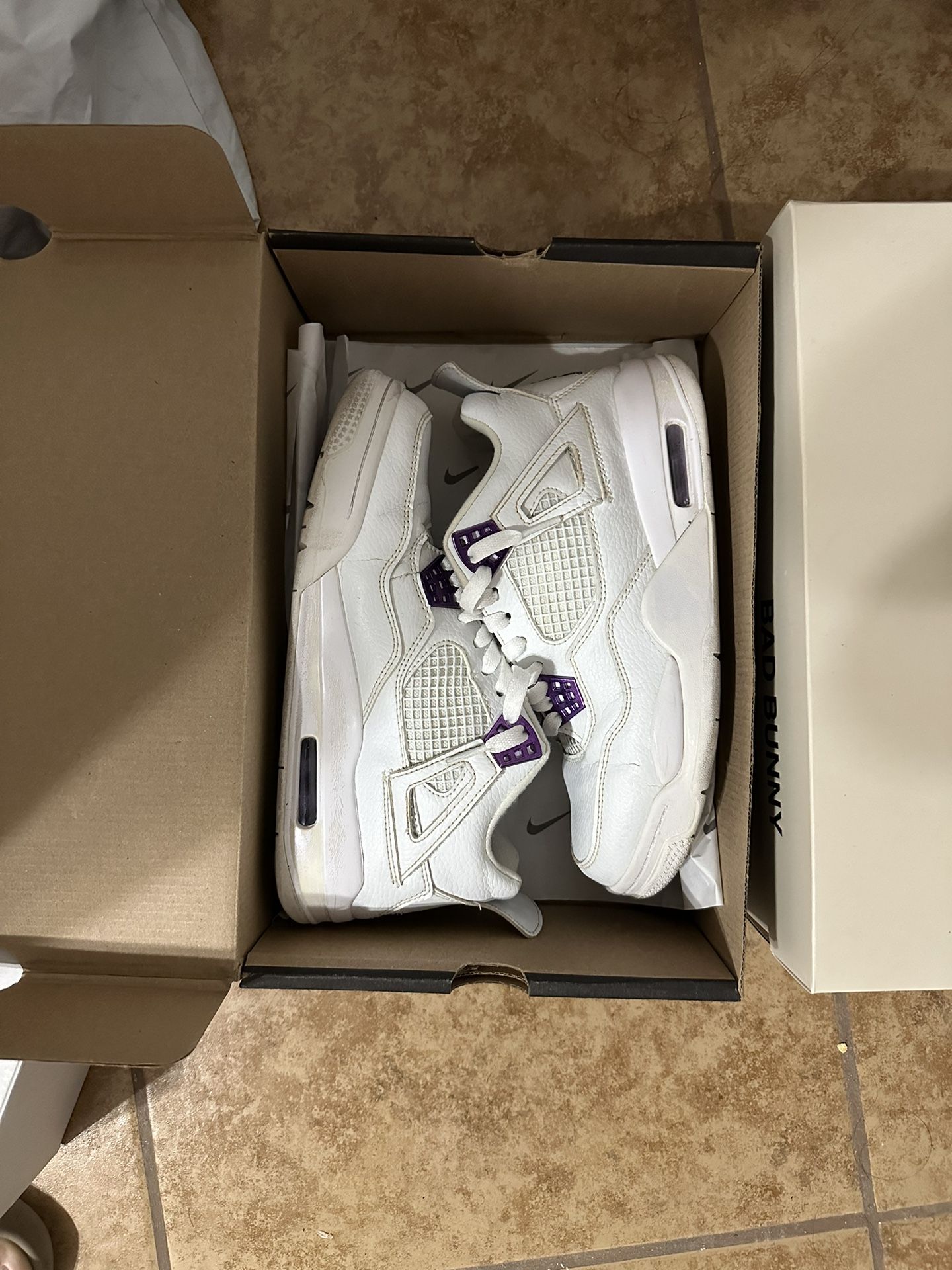 Jordan 4 Retro Metallic for Sale in Ysleta Sur, TX - OfferUp