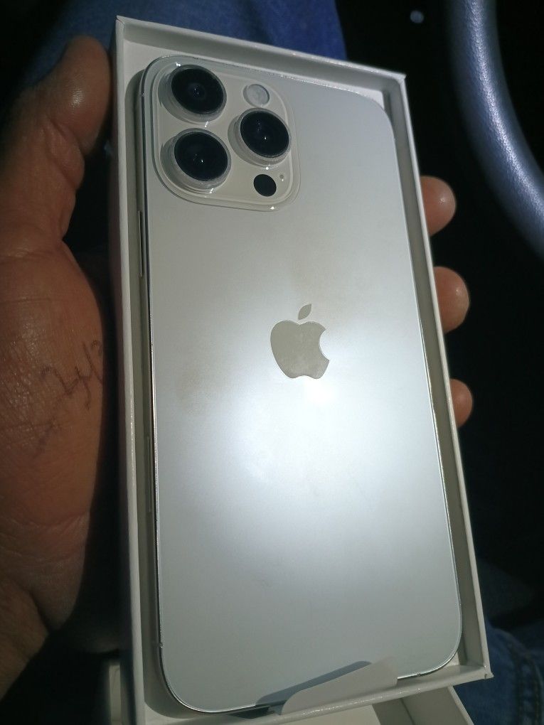 Iphone 16 Pro Max 1tb for Sale in Chula Vista, CA - OfferUp