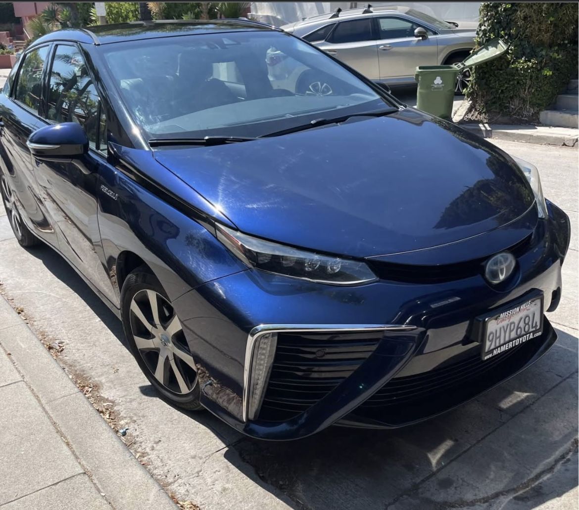 2017 Toyota Mirai for Sale in Los Angeles, CA - OfferUp