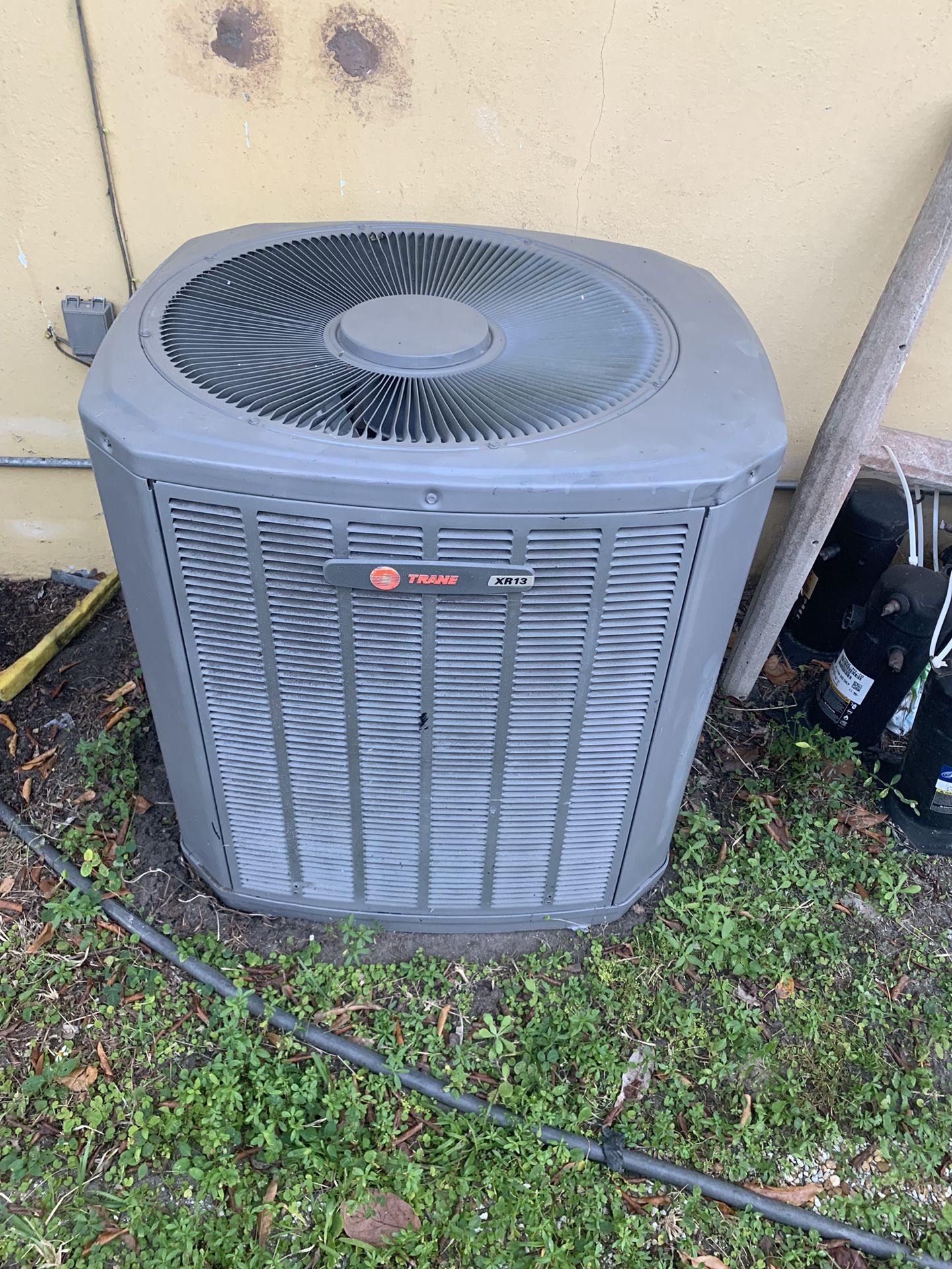 Condenser 3 Ton Trane for Sale in Miami, FL - OfferUp