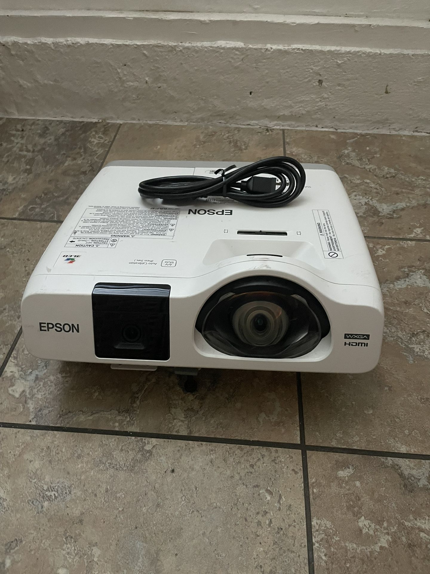 Epson Projector Short Throw for Sale in Orange, CA - OfferUp