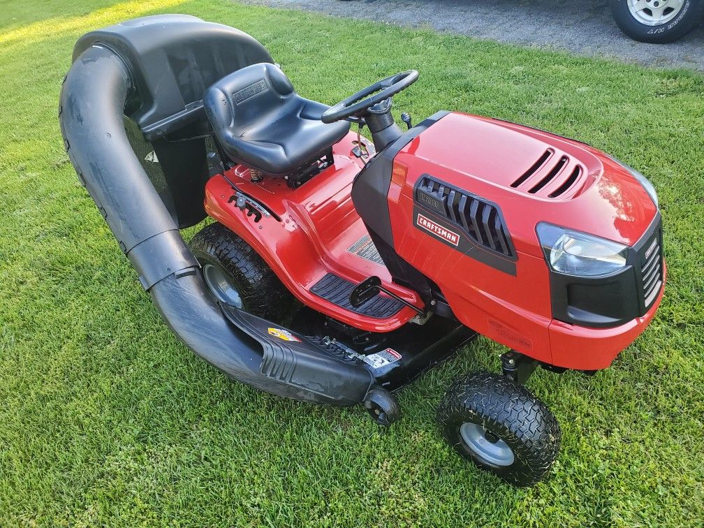 Craftsman 42 Inch Riding Lawn Mower With Bagger System for Sale in ...