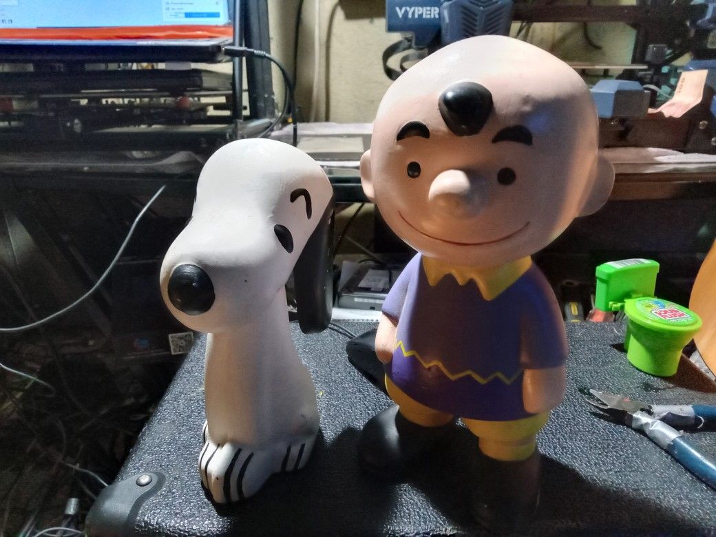 Charlie Brown And Snoopy for Sale in Selma, CA - OfferUp