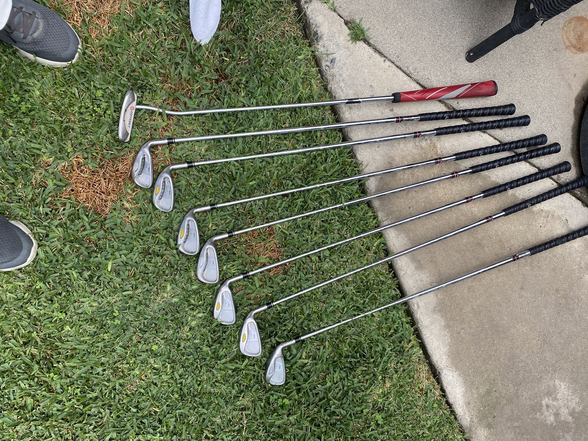 Taylor Made RAC SO Irons 4 thru P. Larkin Leather Grips Odyssey Putter ...