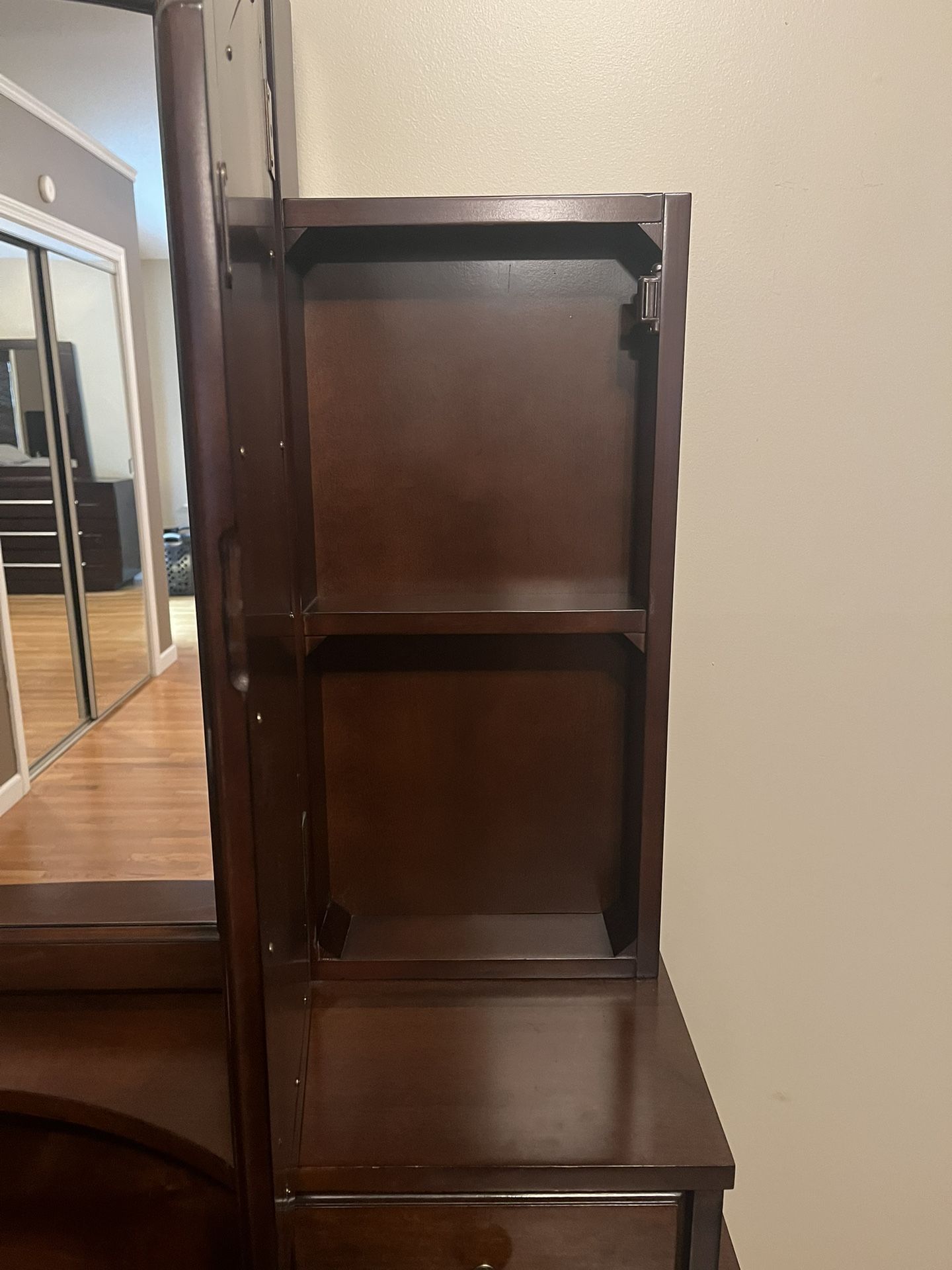 Raymour and Flanigan 2 piece Vanity desk and Tri-View Mirror Hutch for ...