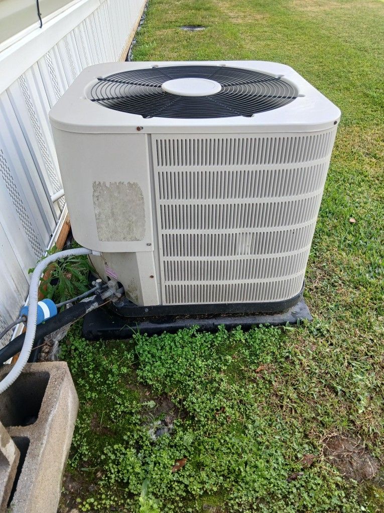 Nordyne AC Condenser 2.5 Ton for Sale in Humble, TX - OfferUp