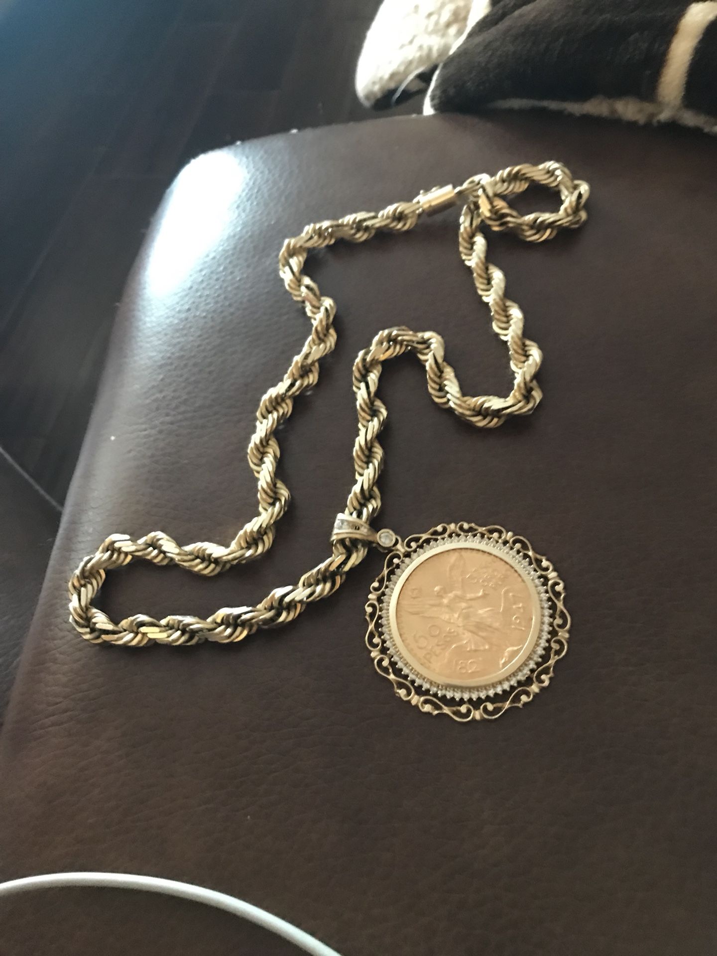 Cadena 14k con centenario 22k for Sale in Lake View Terrace, CA - OfferUp