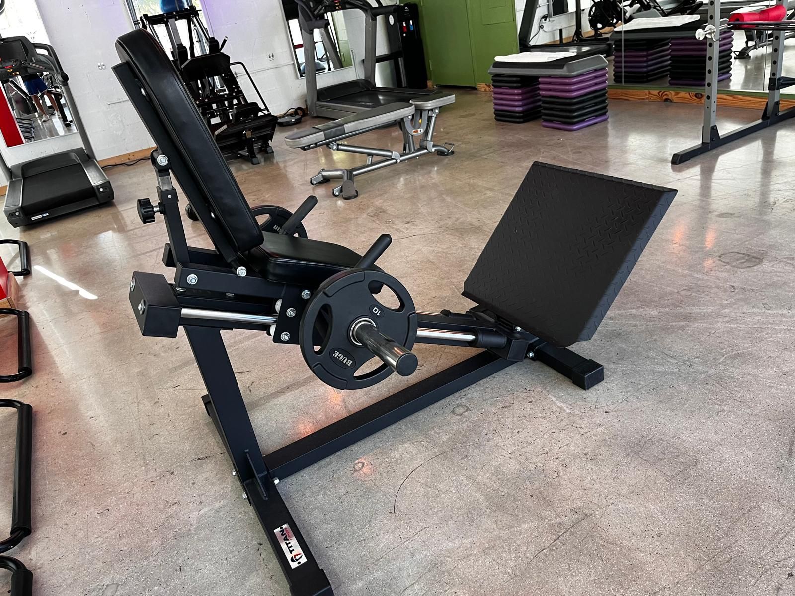 Titan Fitness Plate-Loaded Dedicated Linear Hack Squat Press Machine ...