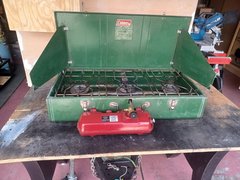 Classic Coleman 3 Burner Camping Stove for Sale in Las Vegas, NV - OfferUp