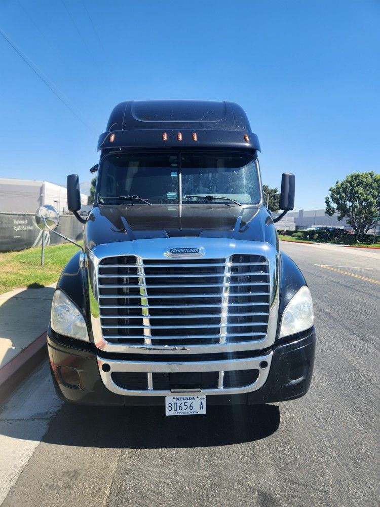 2017 Freightliner Cascadia for Sale in Las Vegas, NV - OfferUp